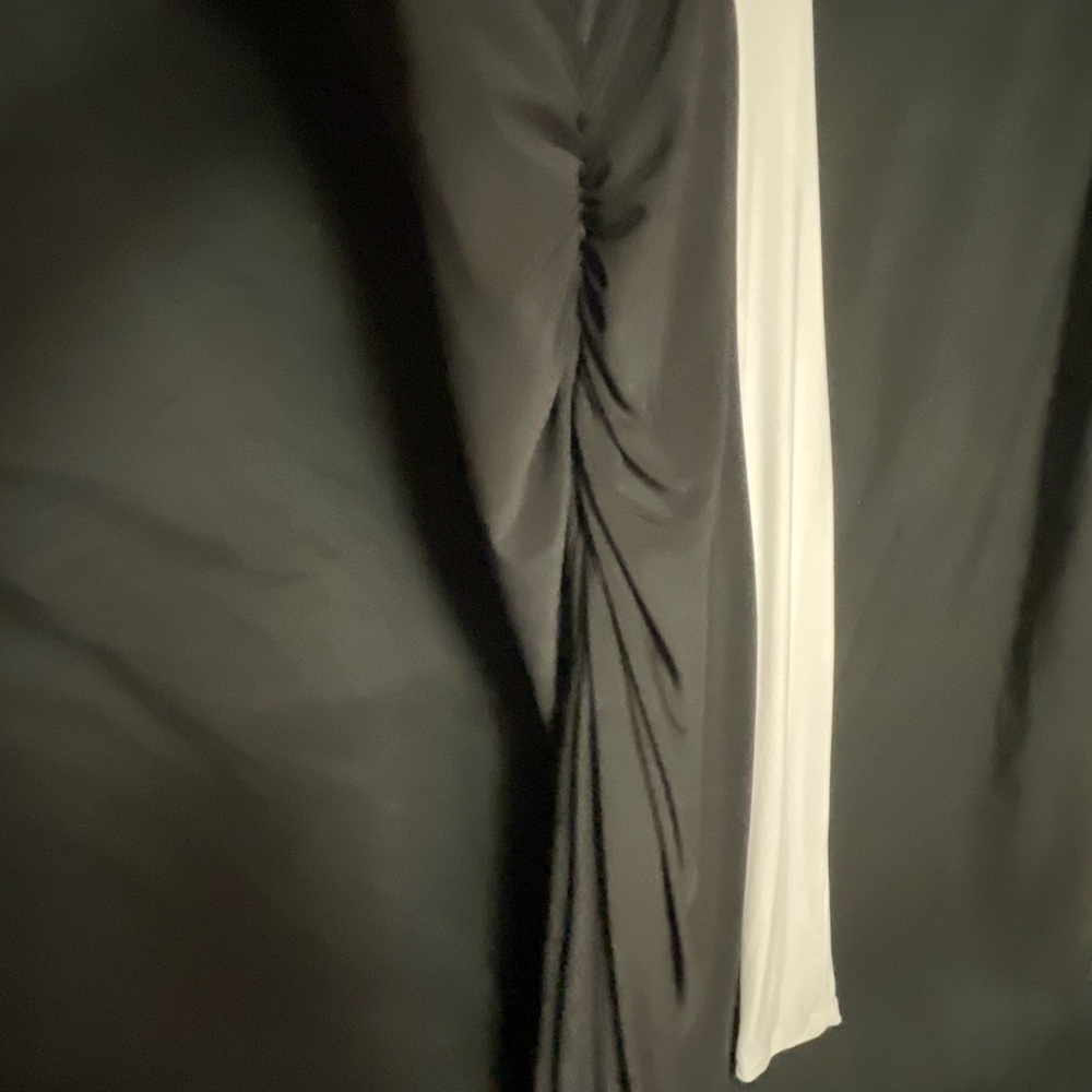 Black And White Form Fitting Plus Sizes Dress From Ca… - Gem